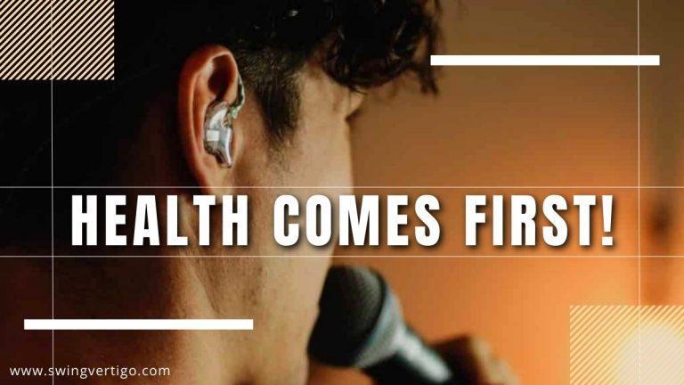 Why Do Singers Wear Earpieces In Their Ears? [4 Reasons] - Sound & Solitude